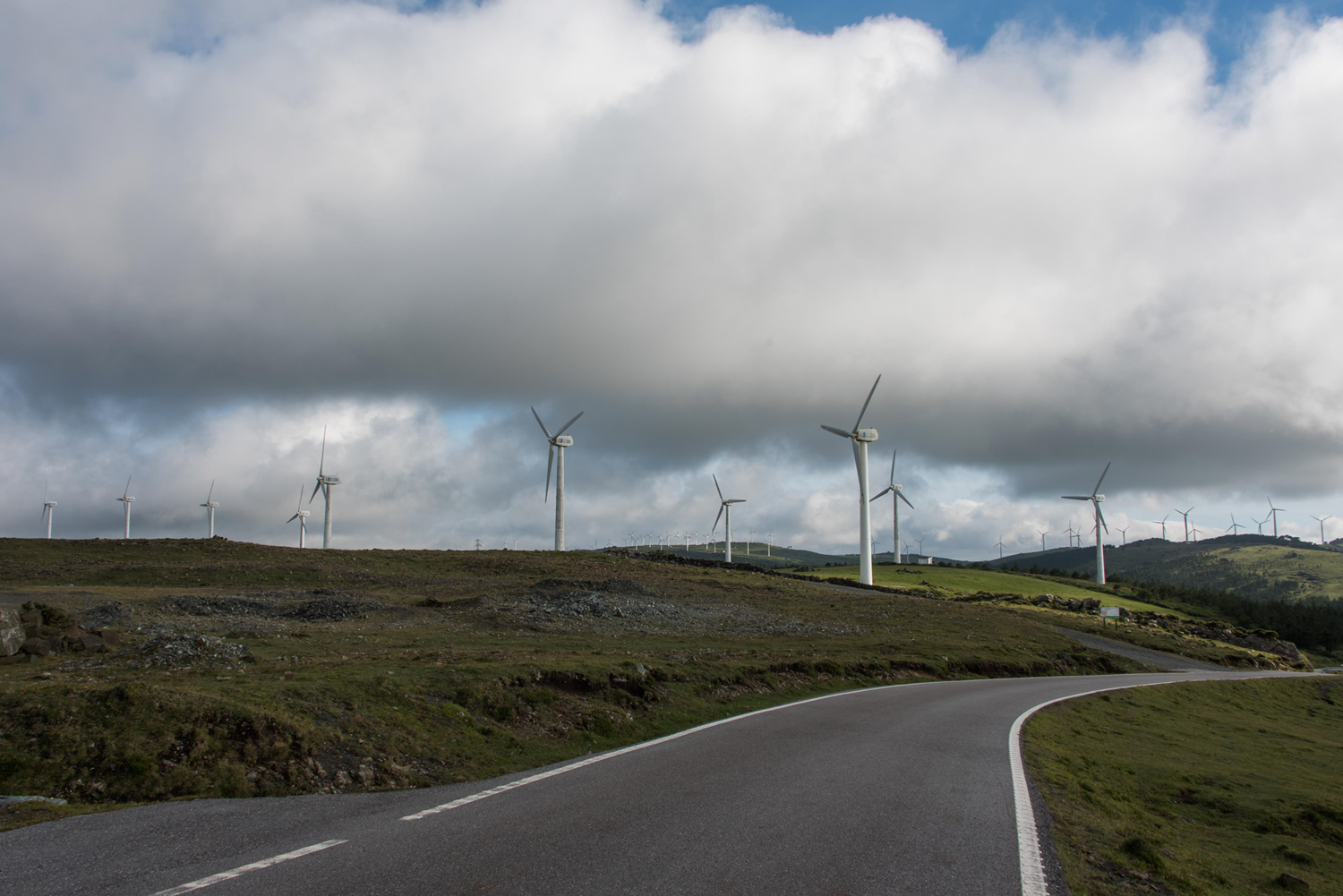 Eoliennes du Cap Ortegal, Galice, Espagne - The Explorers