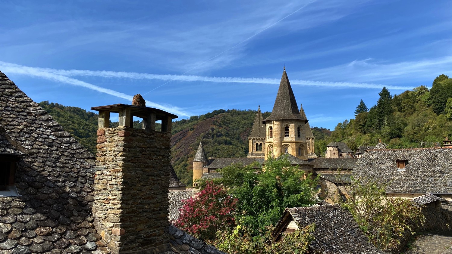 L’abbaye de Conques - The Explorers