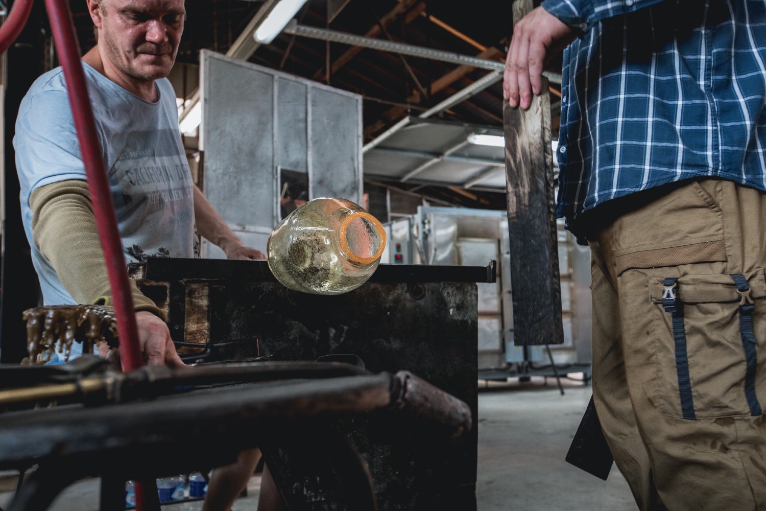 Glass shaping and its tools - The Explorers