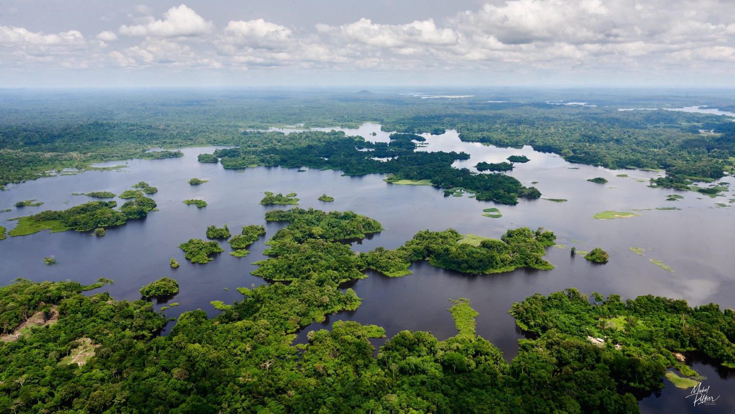 Les lacs de lambaréné - The Explorers