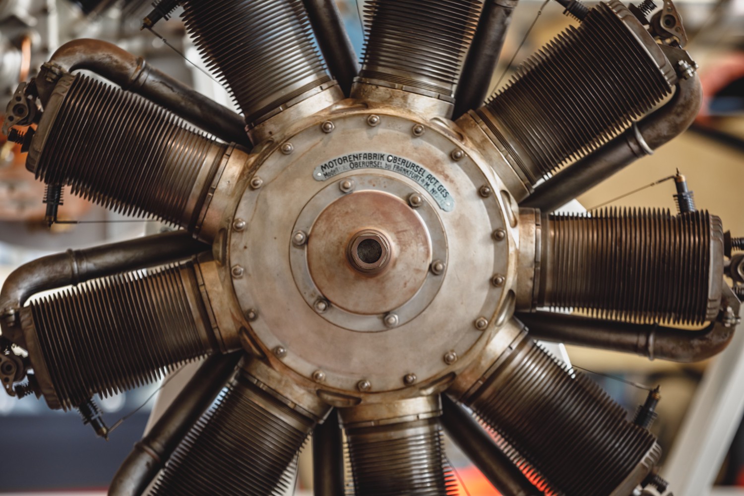 Le moteur en étoile rotatif Oberursel UR.2 - The Explorers