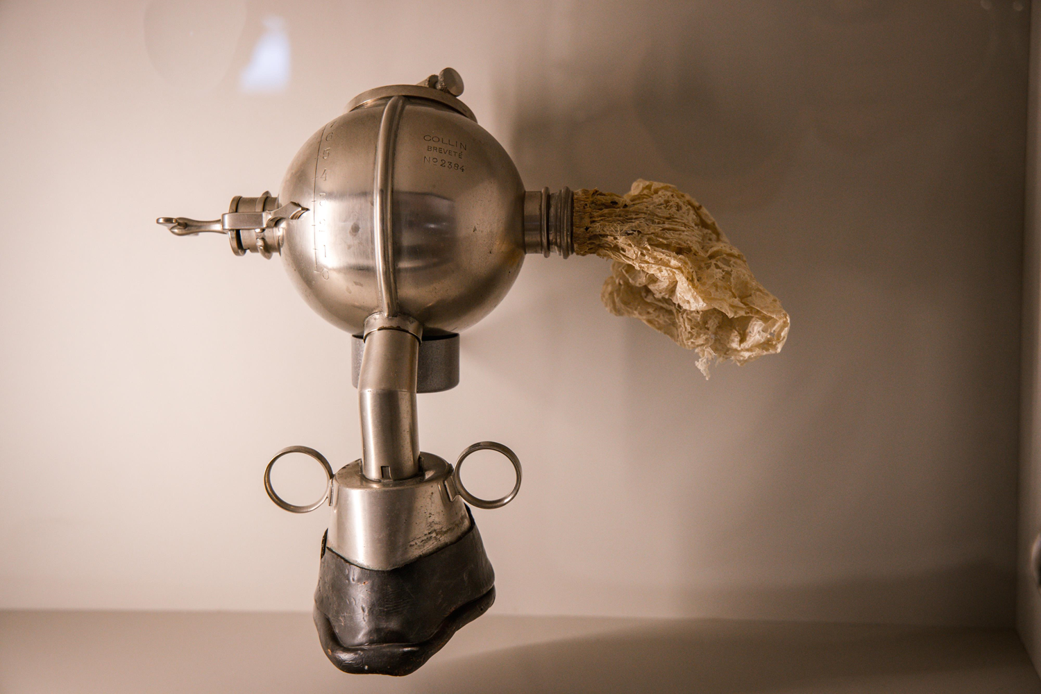 Anesthesia through ether vapor - The Explorers