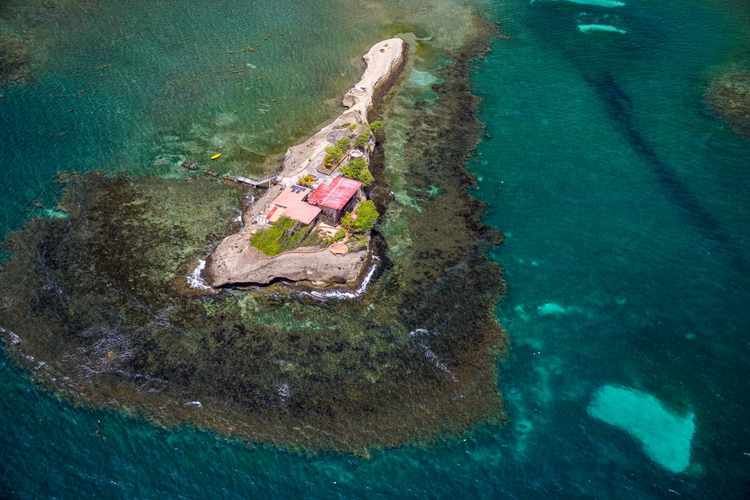 The smallest built-up islet in Martinique - The Explorers